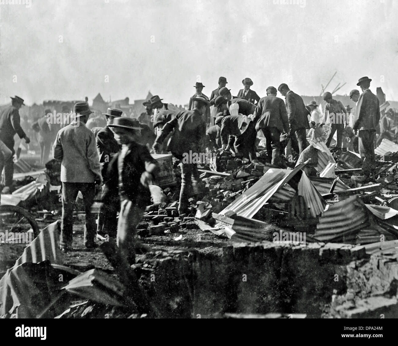 Dynamite explosion hi-res stock photography and images - Alamy