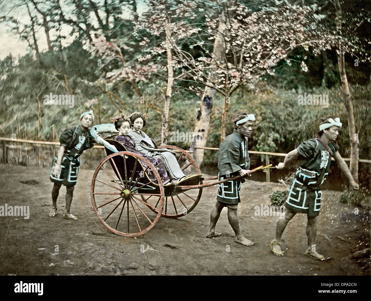 Girls in rickshaw japan hi-res stock photography and images - Alamy