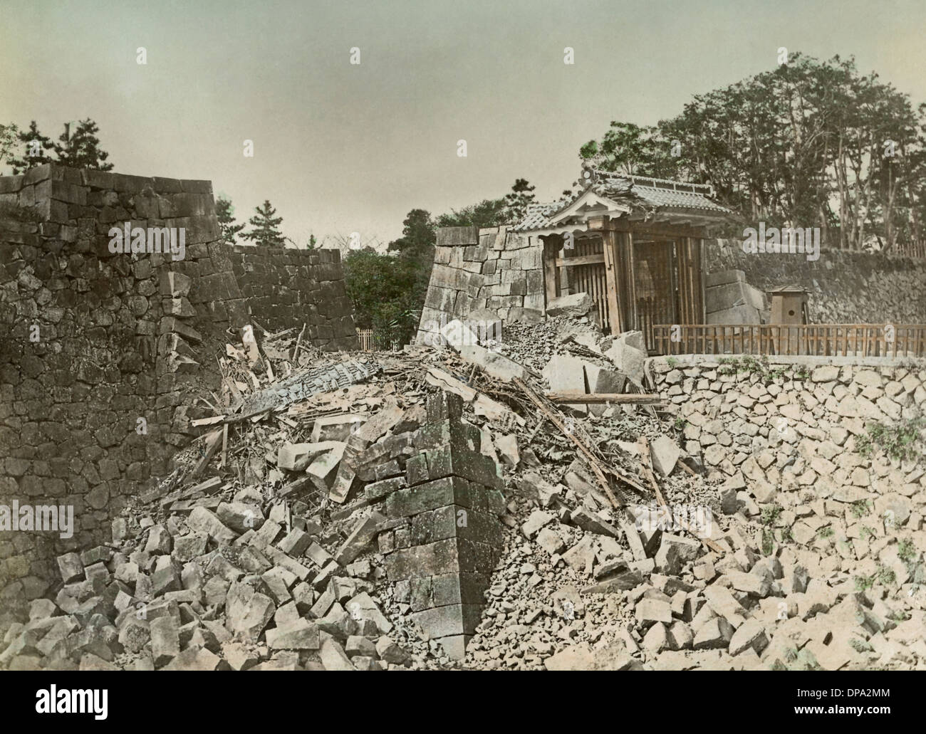 Earthquake damage hi-res stock photography and images - Alamy
