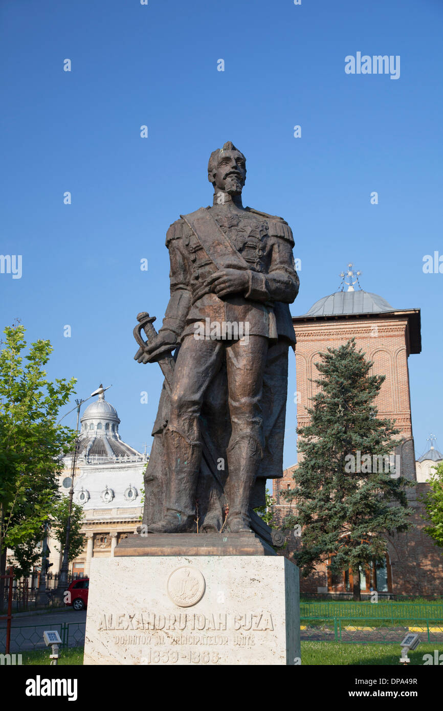 Bucharest statue hi-res stock photography and images - Alamy