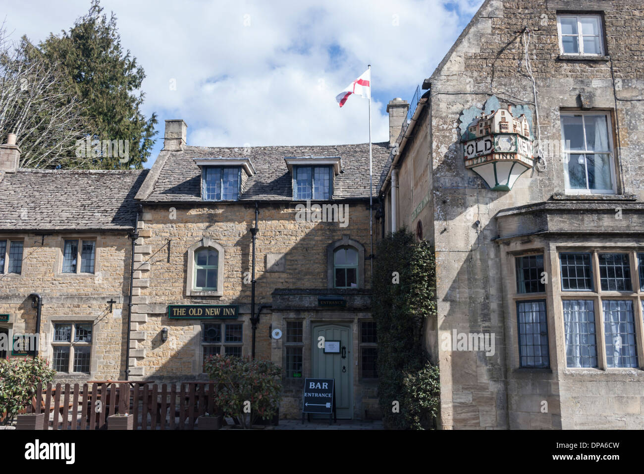 The old new inn hi-res stock photography and images - Alamy