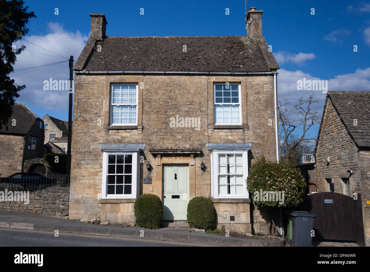 Traditional stone cottage in the Cotswolds, Gloucestershire. UK Stock ...