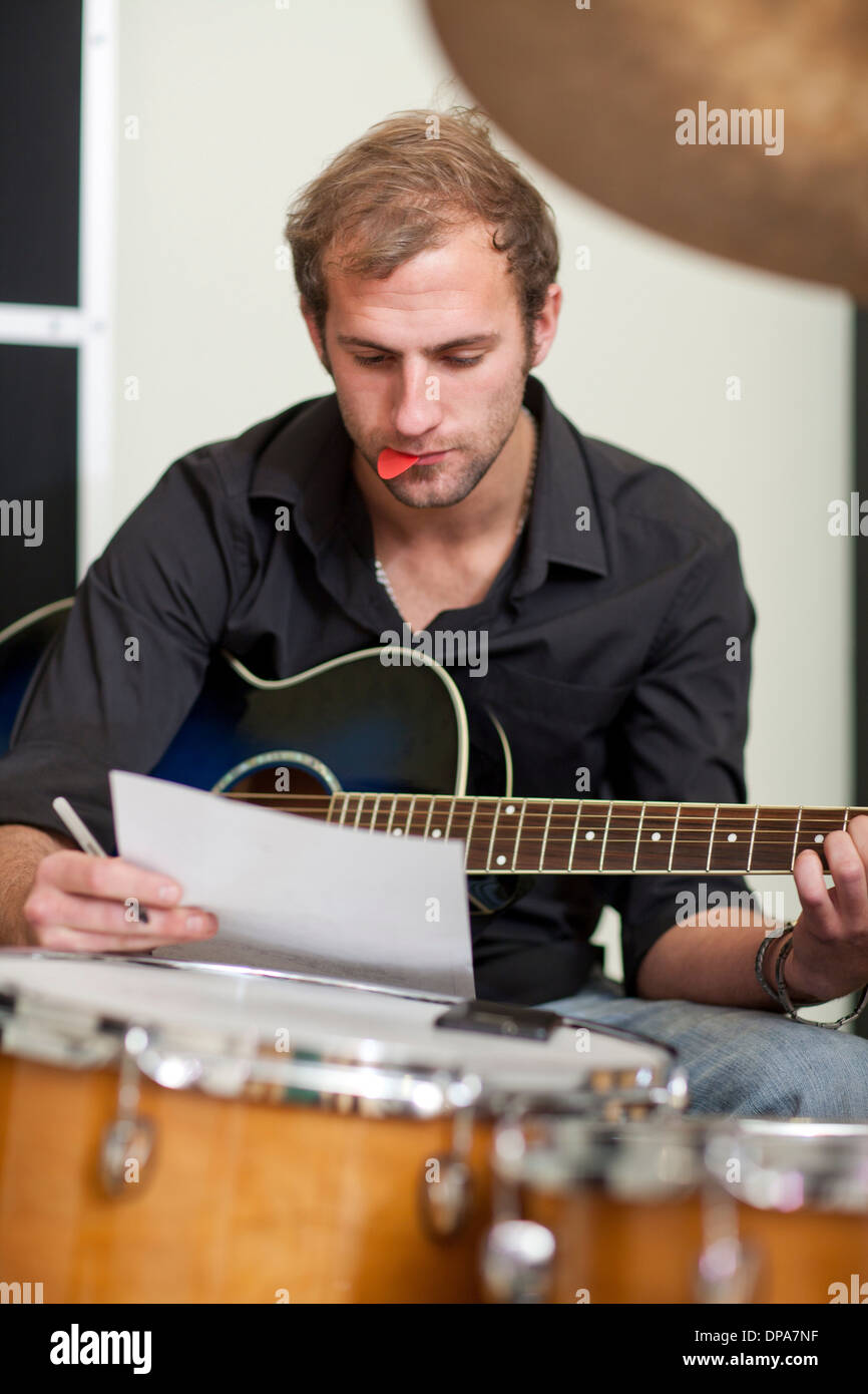 Man taking notes music hi-res stock photography and images - Alamy