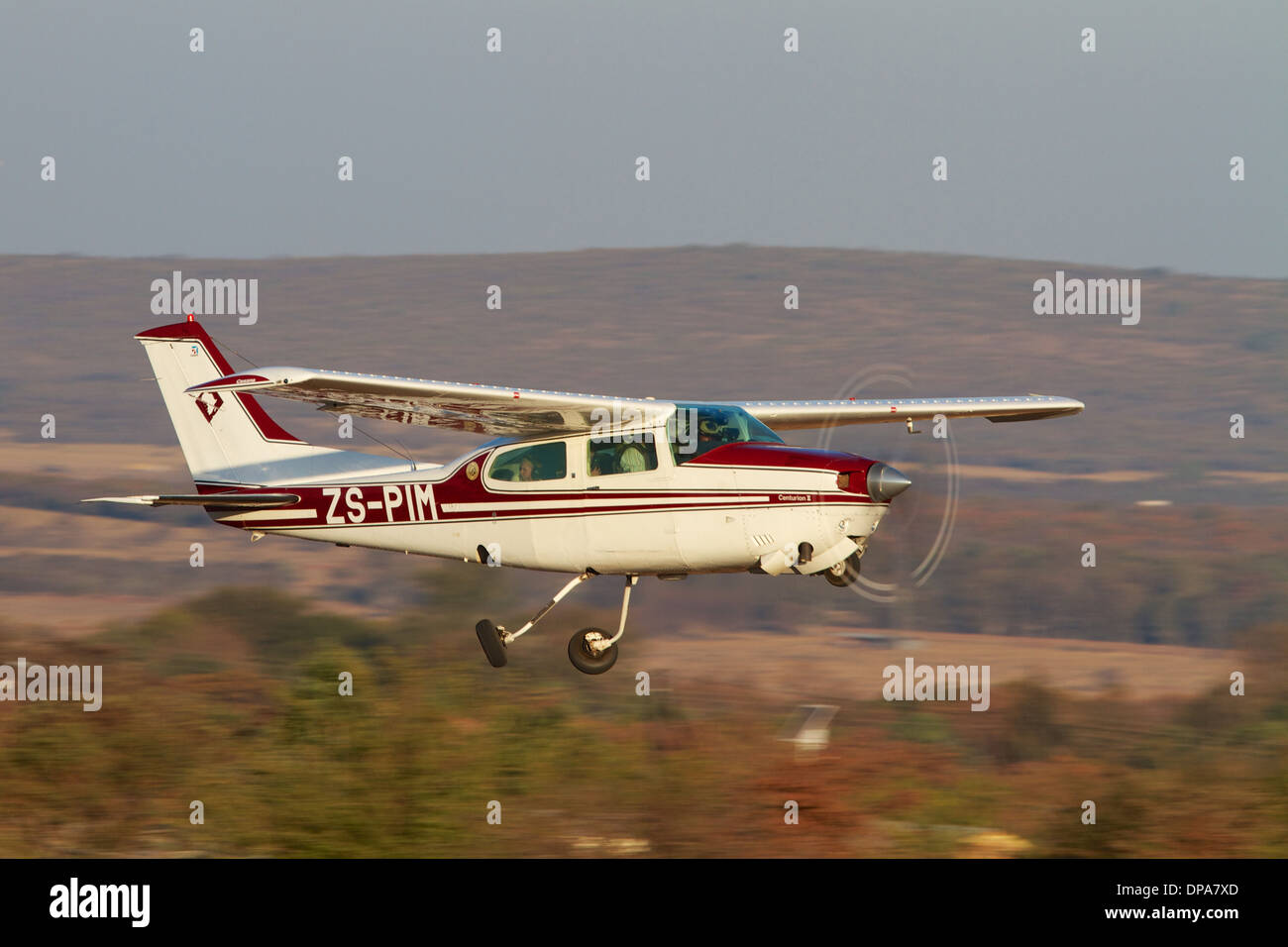 Cessna 210 hi-res stock photography and images - Alamy