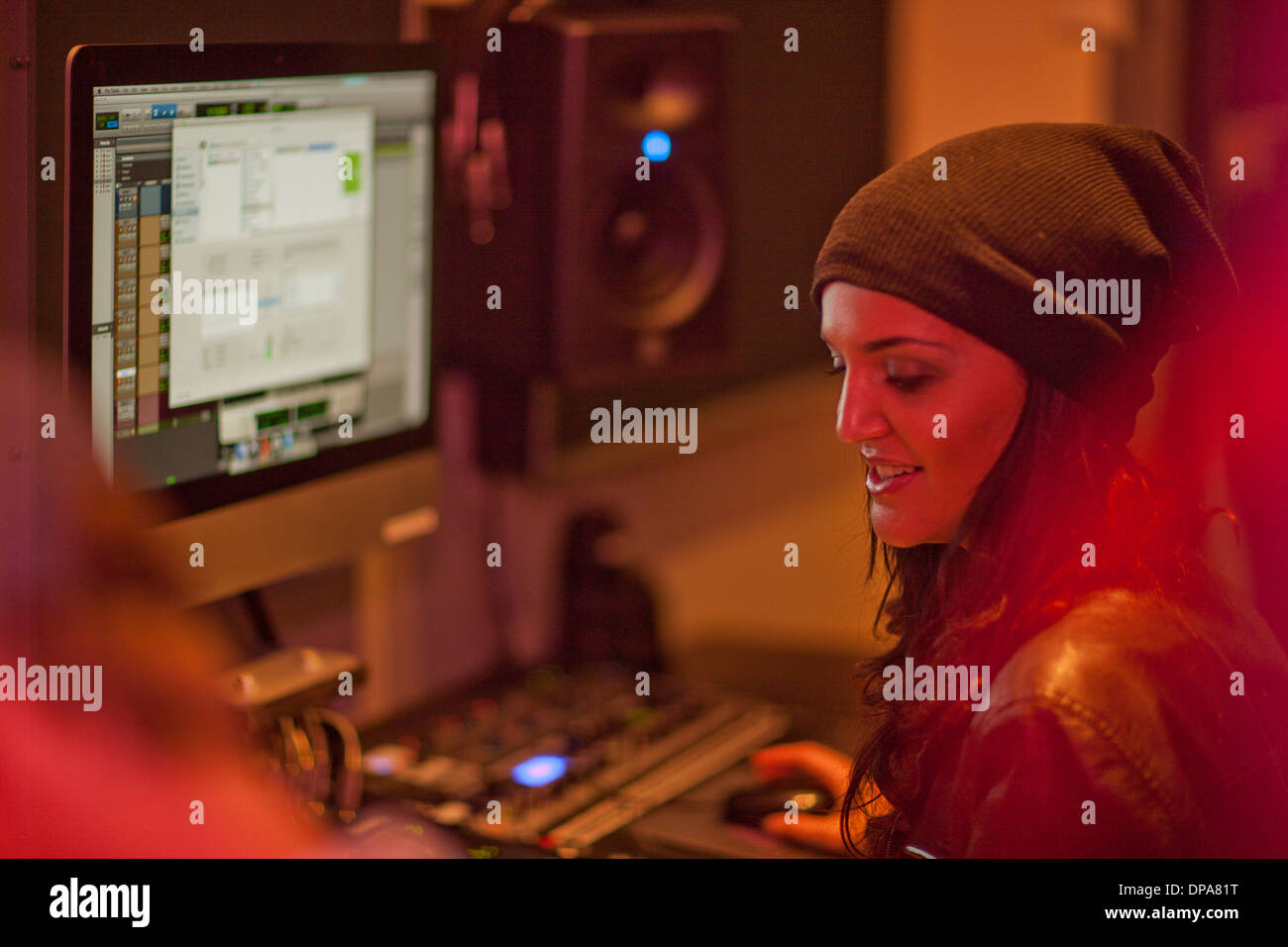 Recording studio hi-res stock photography and images - Alamy