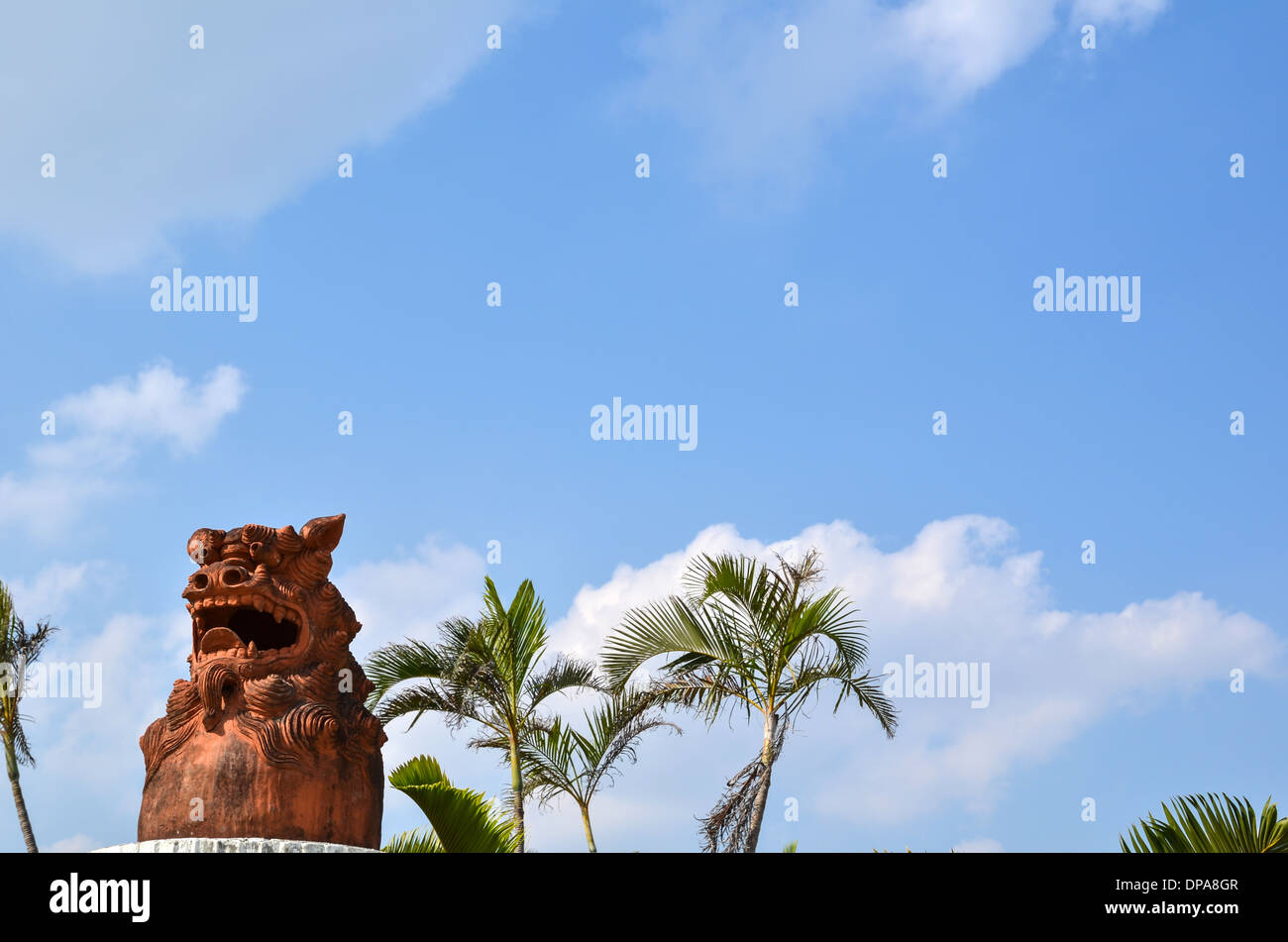 Okinawa shisa hi-res stock photography and images - Alamy