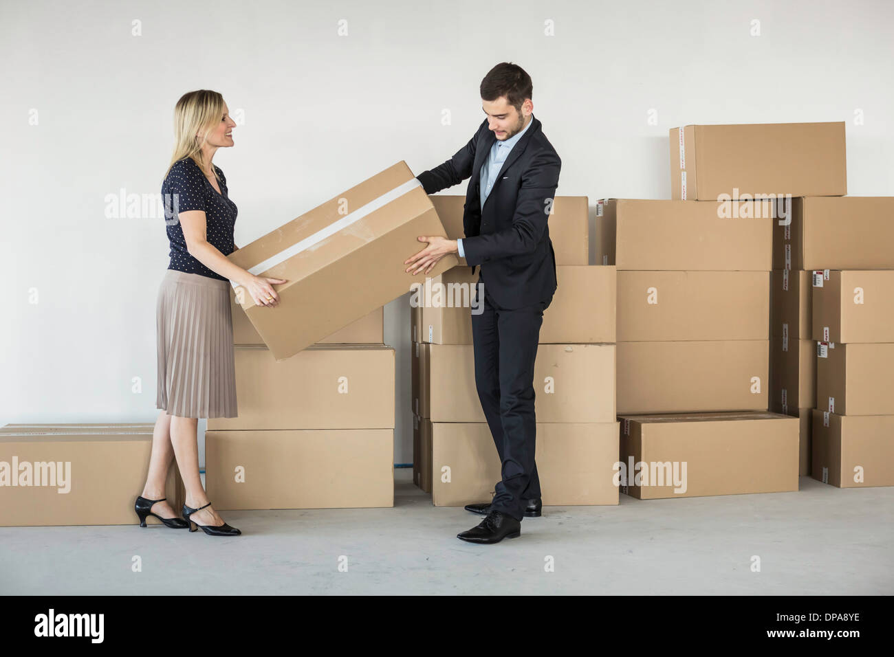 Lifting Box Stock Photos & Lifting Box Stock Images - Alamy