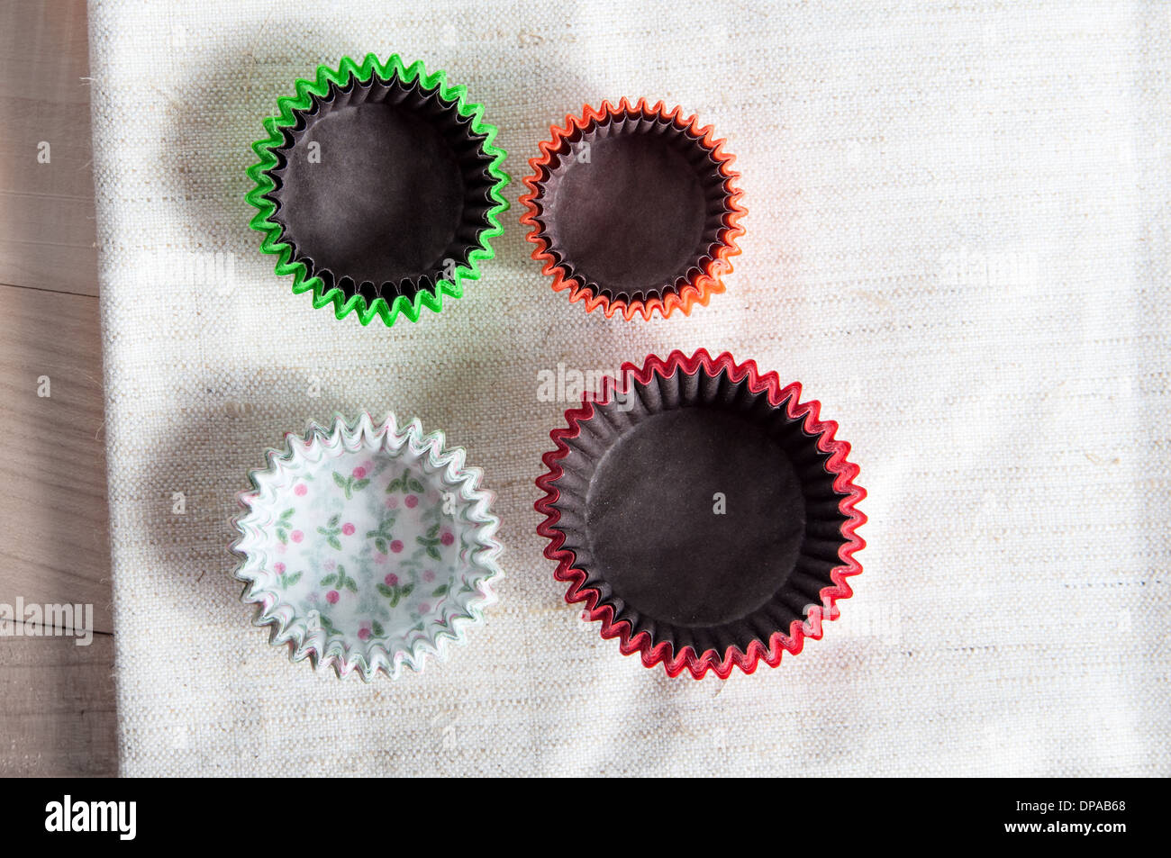 Empty wrapper table hi-res stock photography and images - Alamy