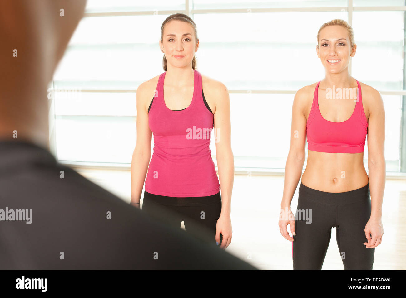 Smiling women in exercise class hi-res stock photography and images - Alamy