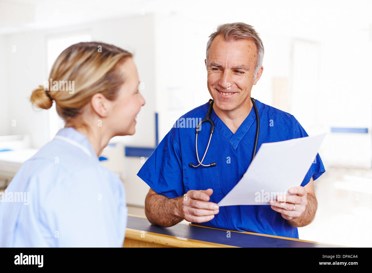 Healthcare conversation hi-res stock photography and images - Alamy