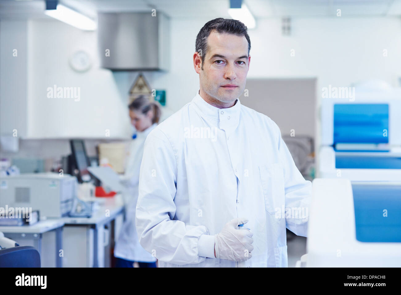 Researcher in laboratory hi-res stock photography and images - Alamy
