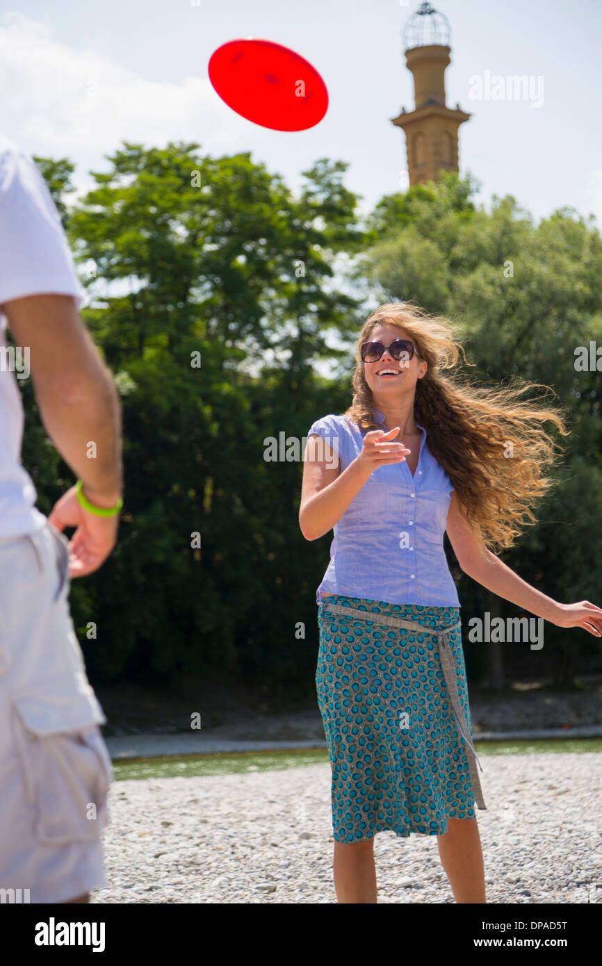 People playing flying disc hi-res stock photography and images - Alamy