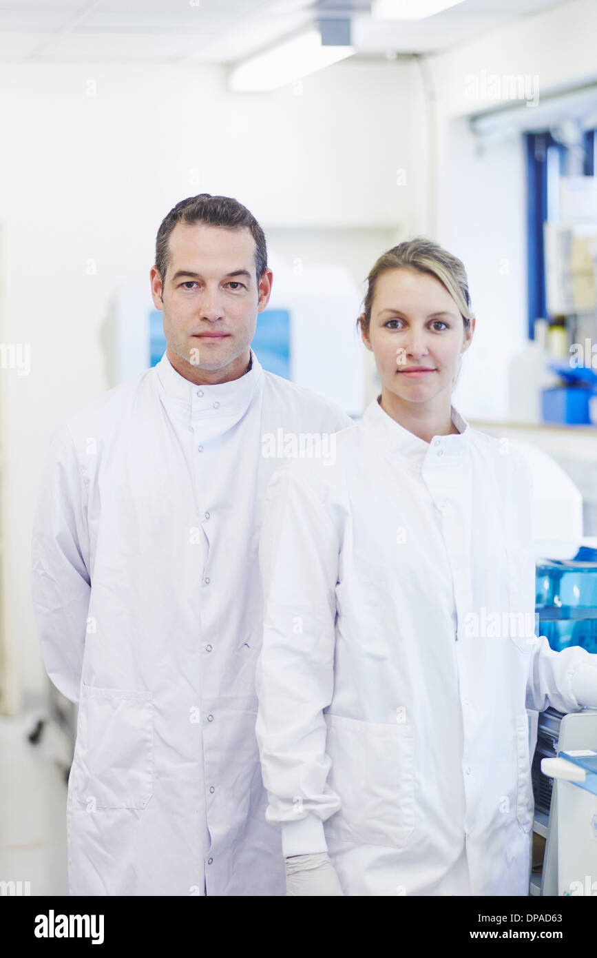 Lab researcher portrait hi-res stock photography and images - Alamy