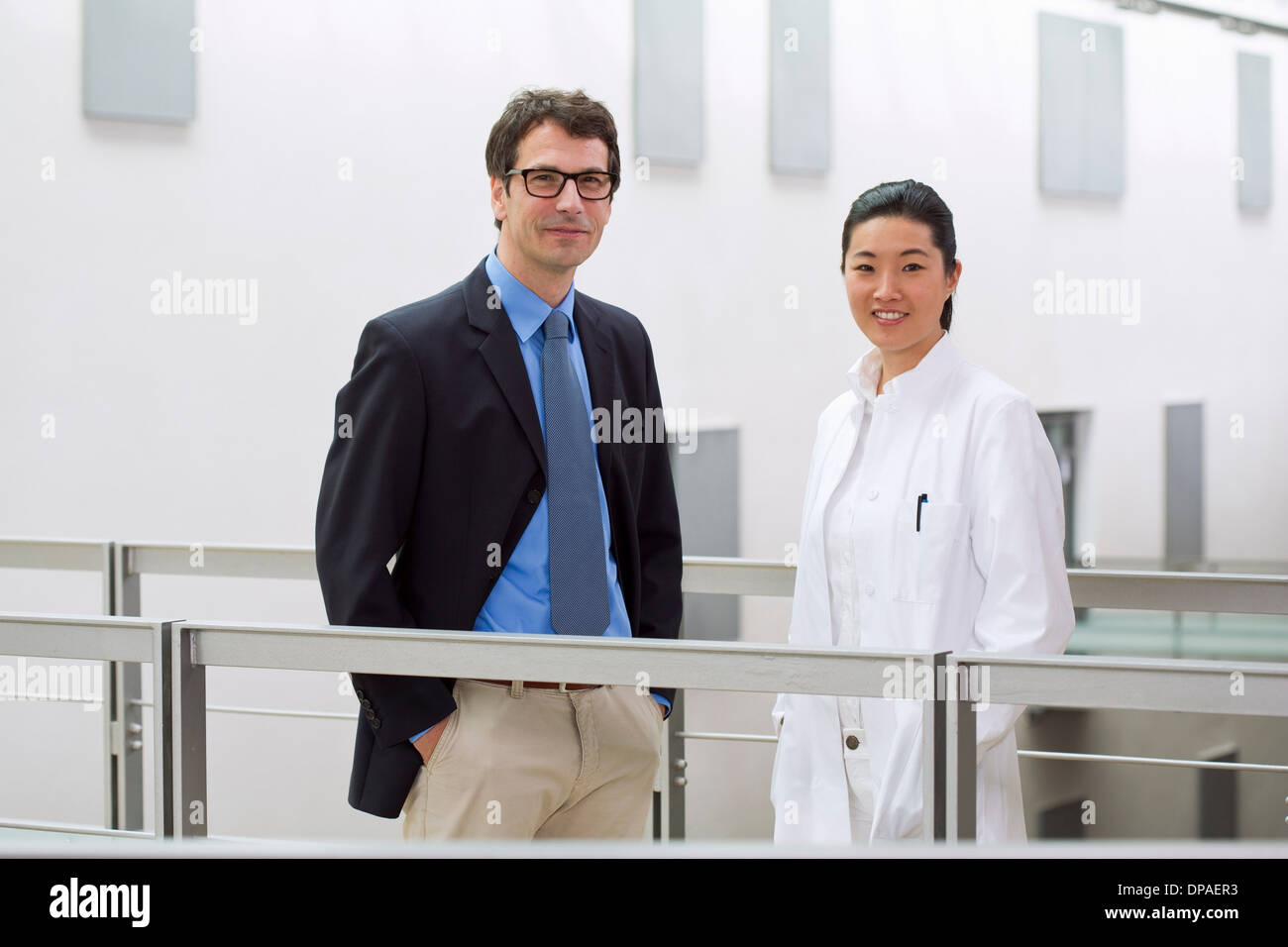 Three scientists hi-res stock photography and images - Alamy
