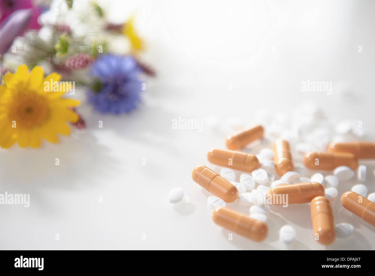 Hay fever tablet hi-res stock photography and images - Alamy