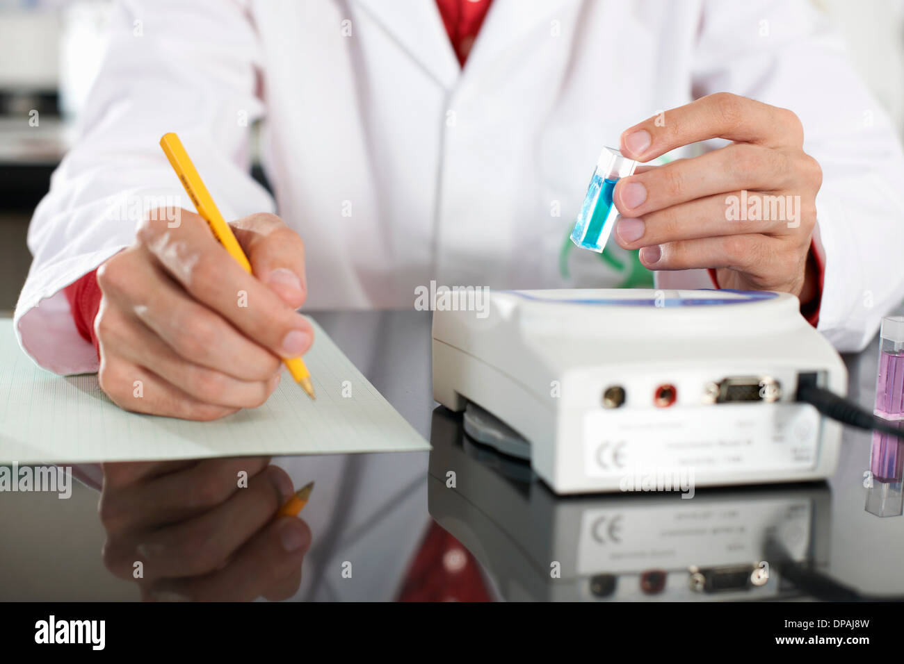 Experiment lab scales hi-res stock photography and images - Alamy