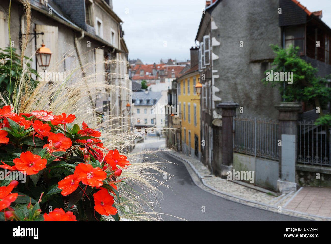 Ancient french street hi-res stock photography and images - Alamy