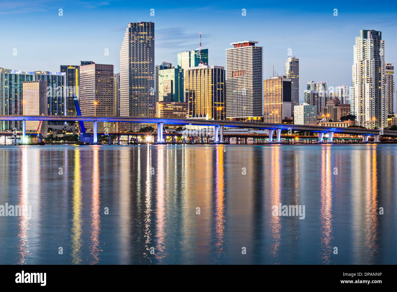 Miami skyline hi-res stock photography and images - Alamy