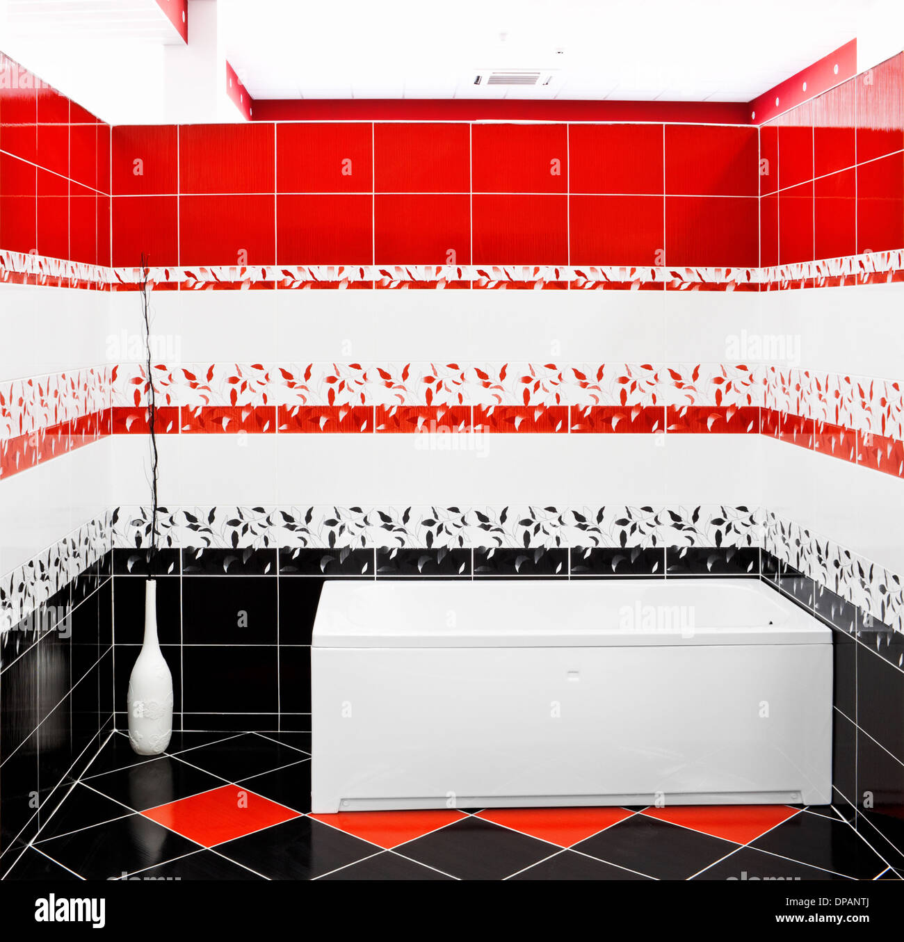 Tiled bath hi-res stock photography and images - Alamy