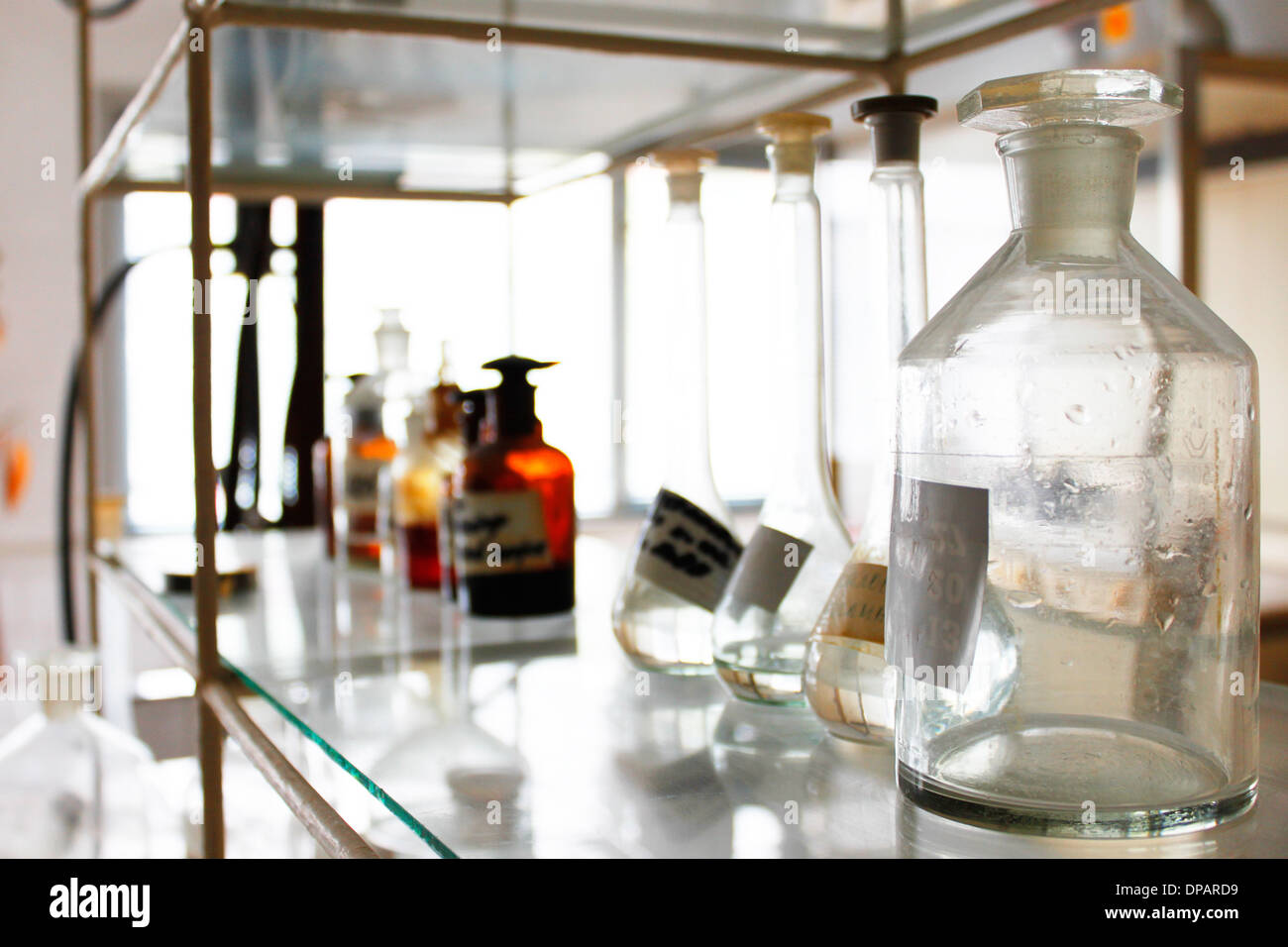 Assay lab hi-res stock photography and images - Alamy