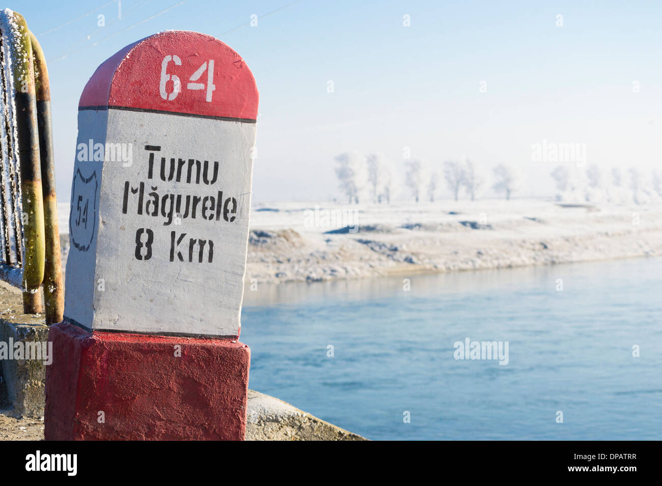 Kilometer sign hi-res stock photography and images - Alamy
