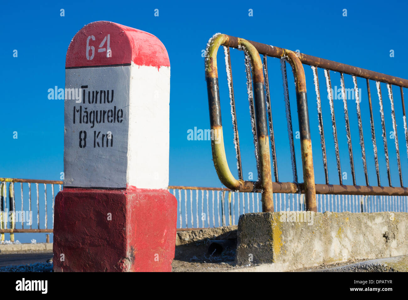Kilometer sign hi-res stock photography and images - Alamy