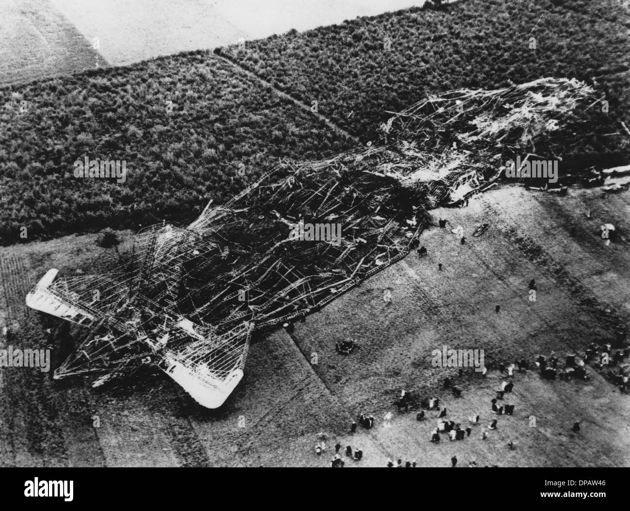 R101 crashes 1930 hi-res stock photography and images - Alamy