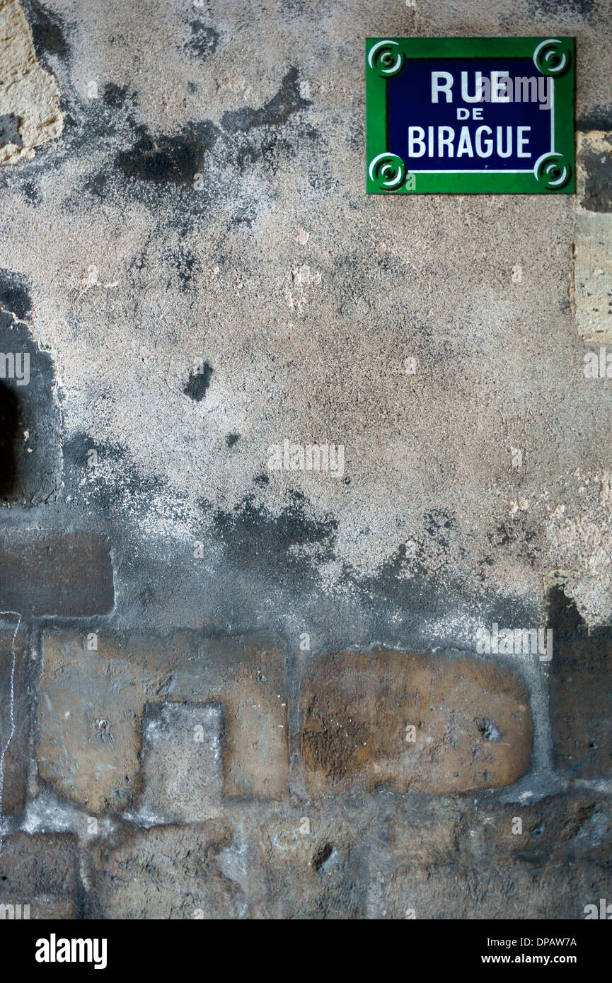 Sign weathering hi-res stock photography and images - Alamy