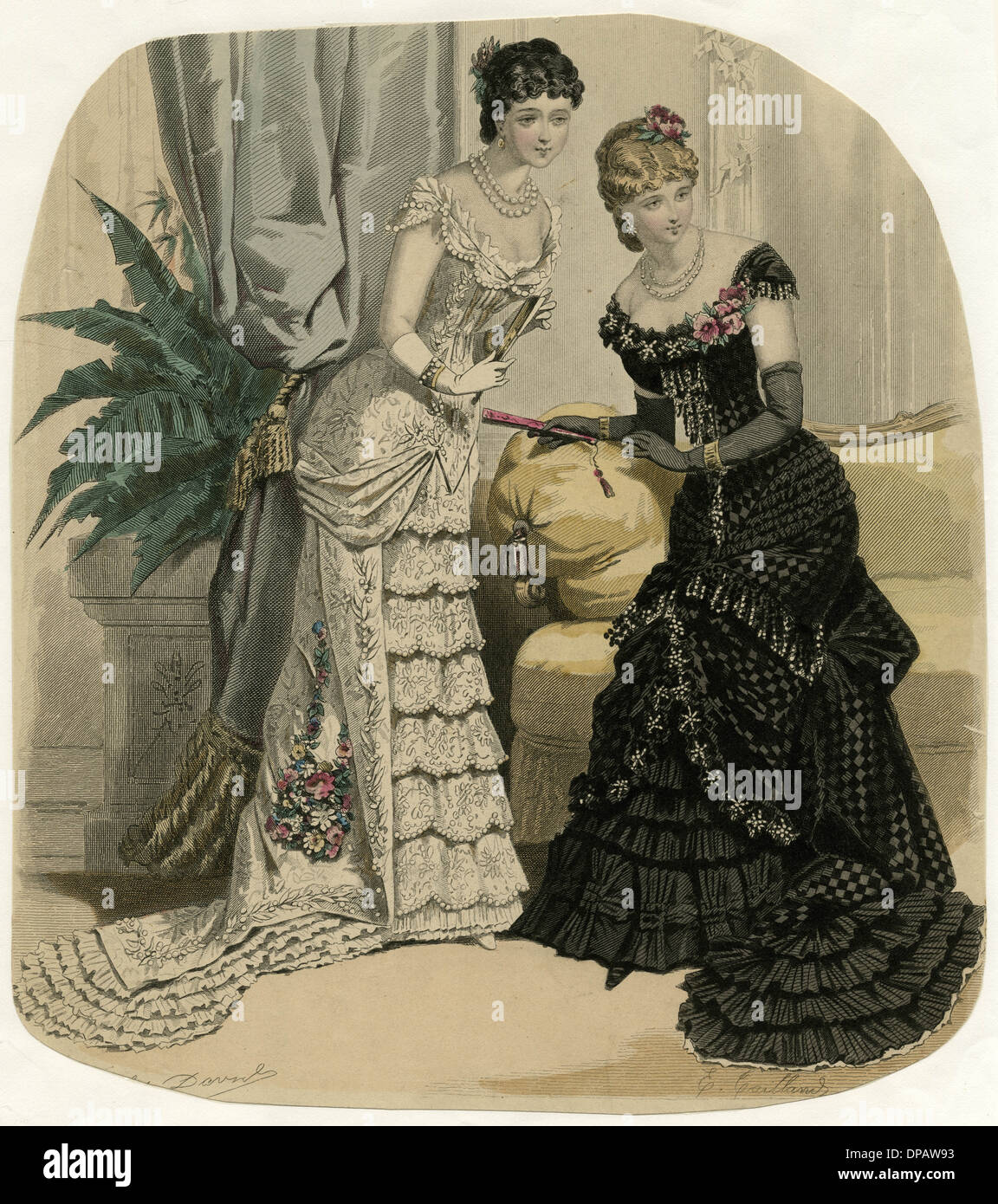 Black dress with white trim hi-res stock photography and images - Alamy