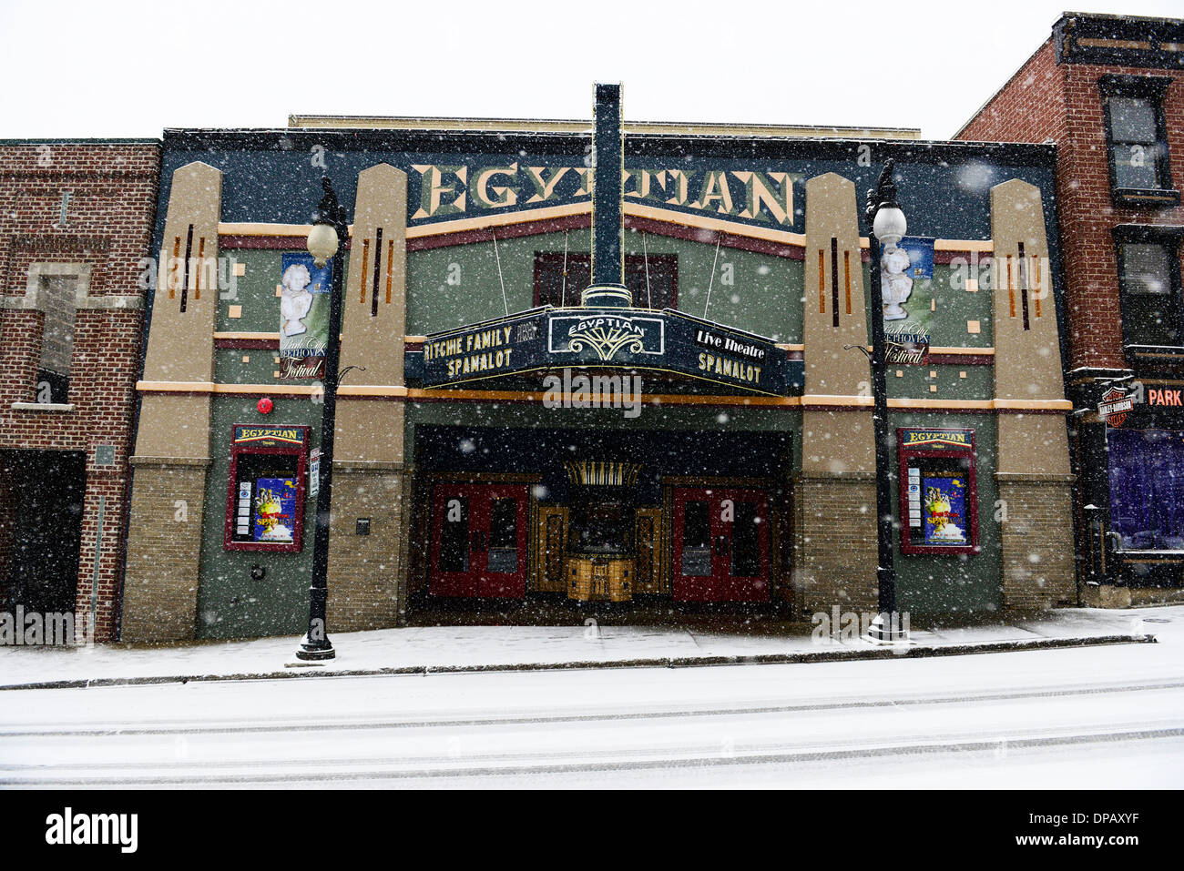 Egyptian theater hi-res stock photography and images - Alamy