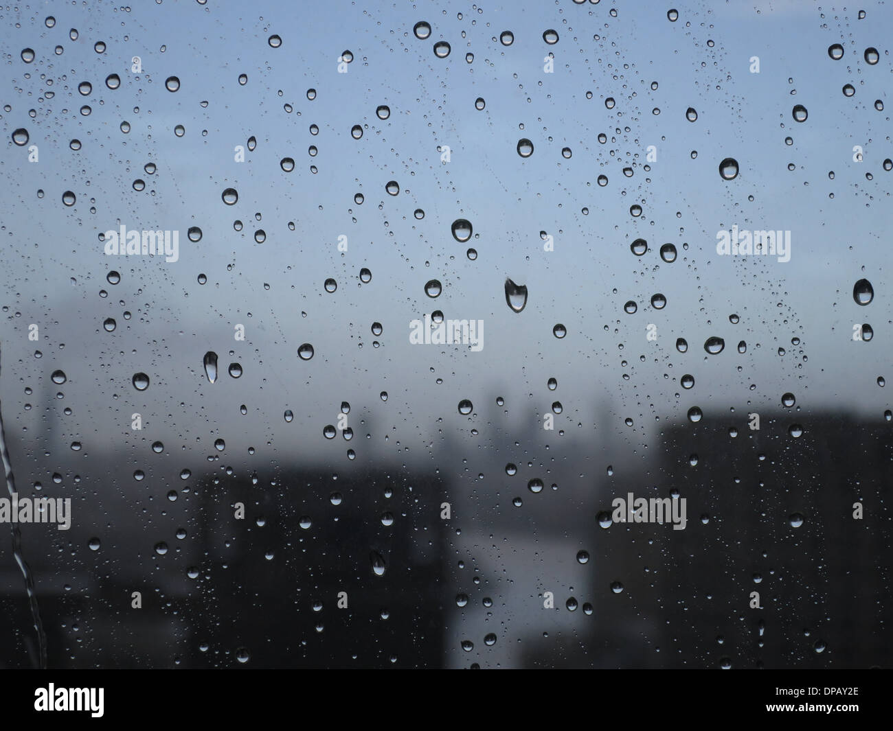 Raindrops window pane hi-res stock photography and images - Alamy