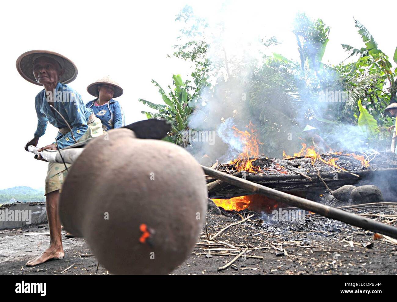 Traditional burning pottery hi-res stock photography and images - Alamy