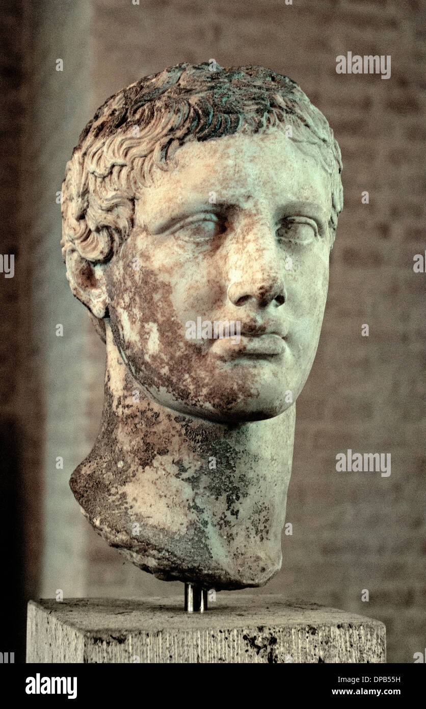 Roman Man Sculpture Statue 100 AD Rome Italy Museum Stock Photo - Alamy