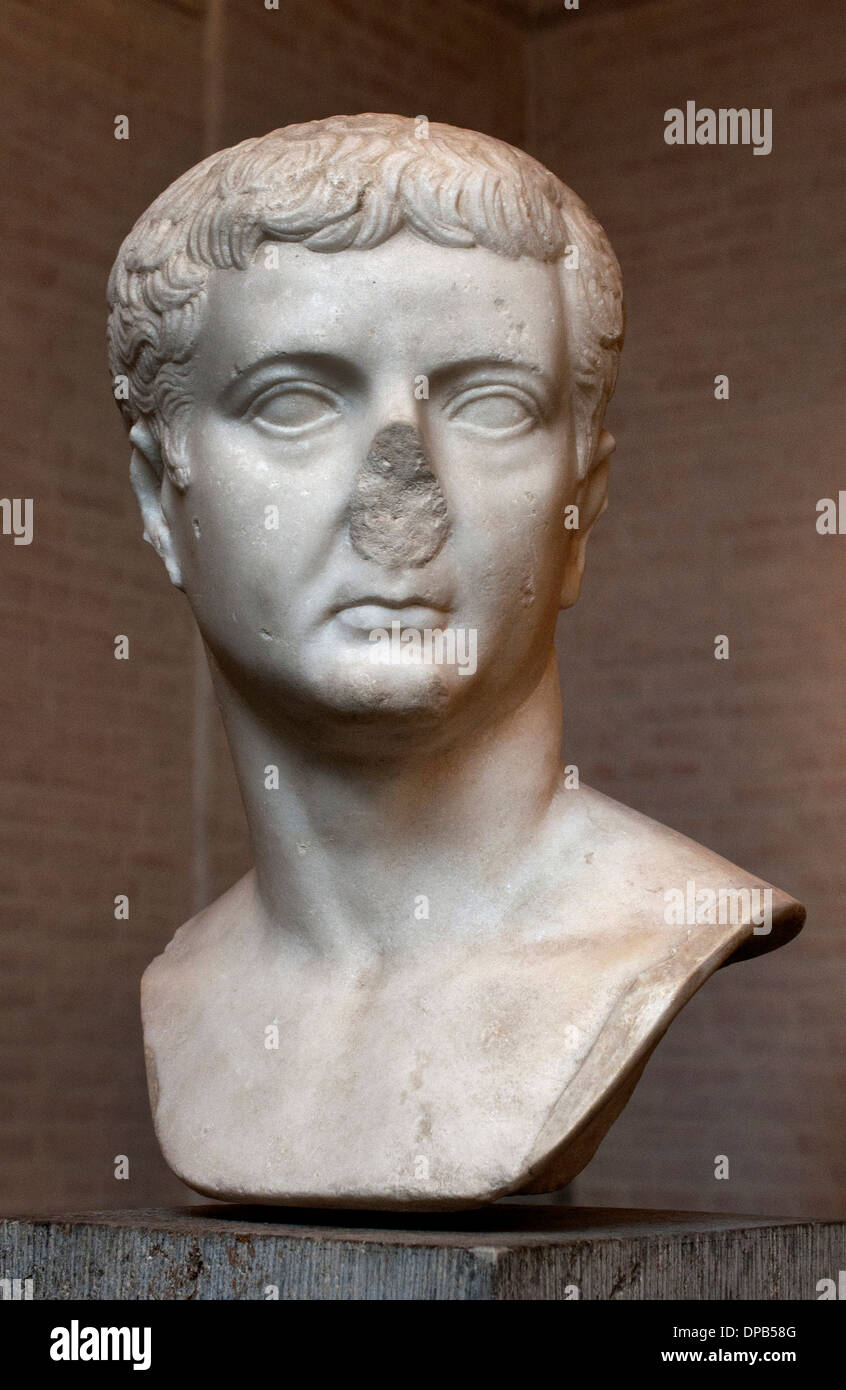 Roman Man Sculpture Statue 100 AD Rome Italy Museum Stock Photo - Alamy