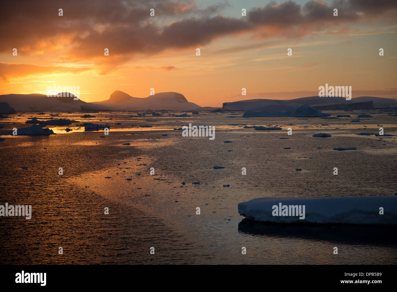 Antarctica sunset landscape hi-res stock photography and images - Alamy