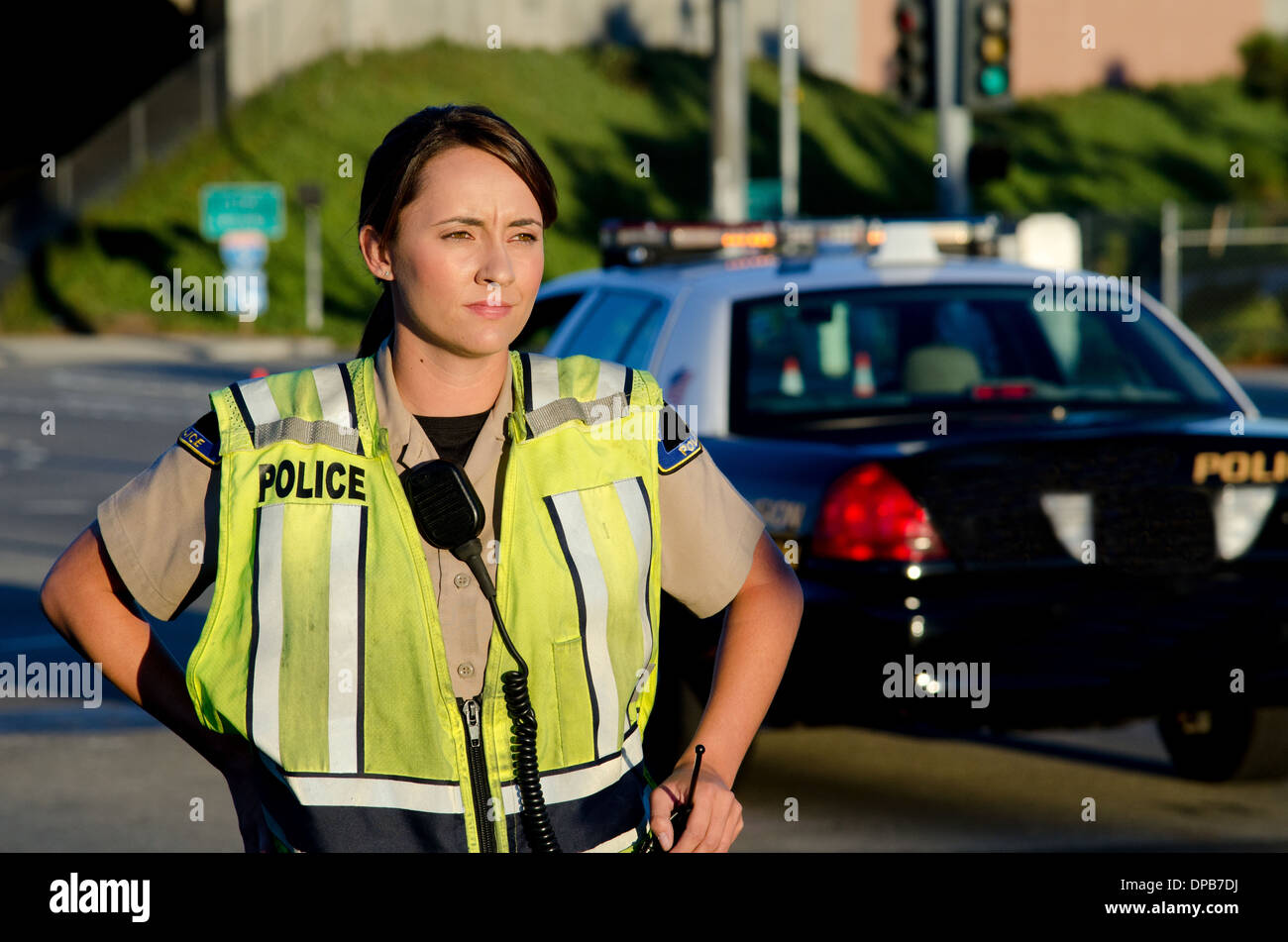 Policewoman hi-res stock photography and images - Alamy