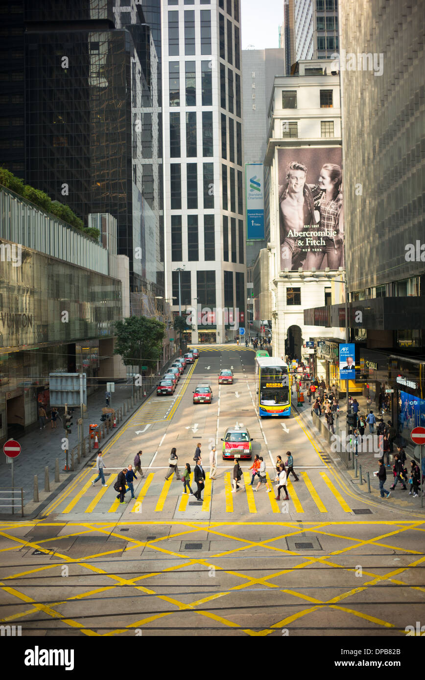 Busy crossing in Central, Hong Kong Stock Photo - Alamy