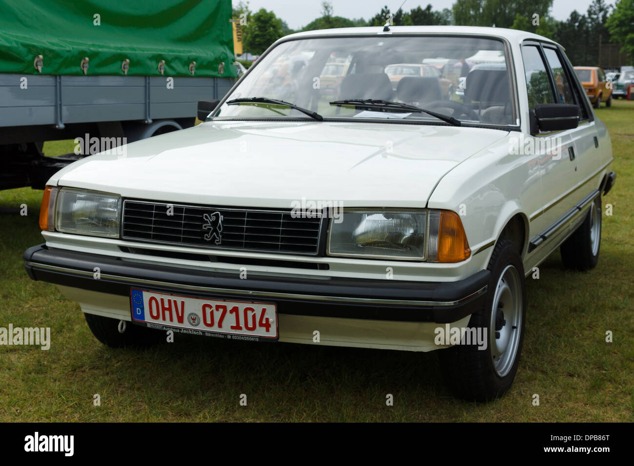 Peugeot 305