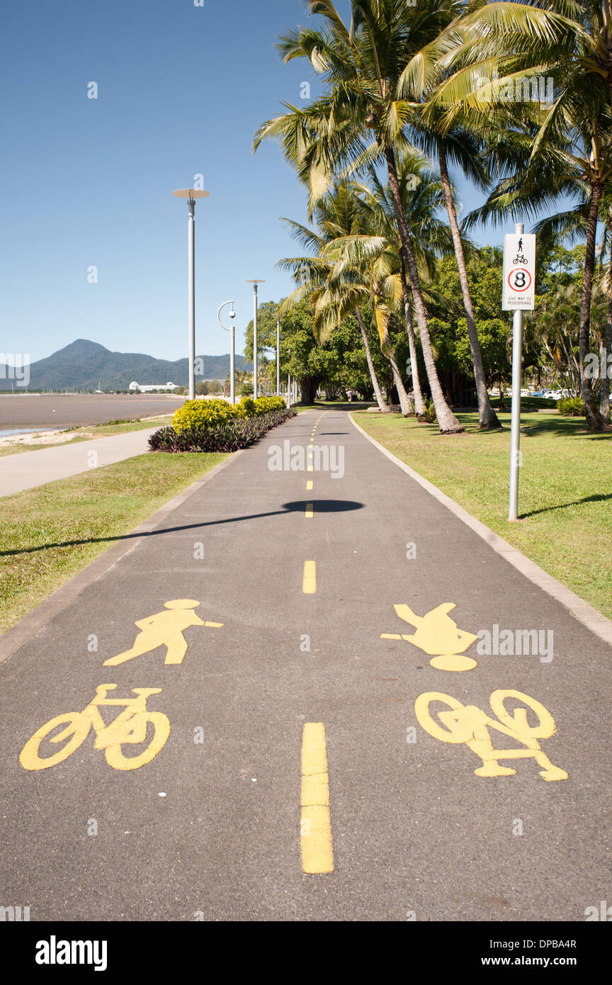 Esplanade greenery hi-res stock photography and images - Alamy