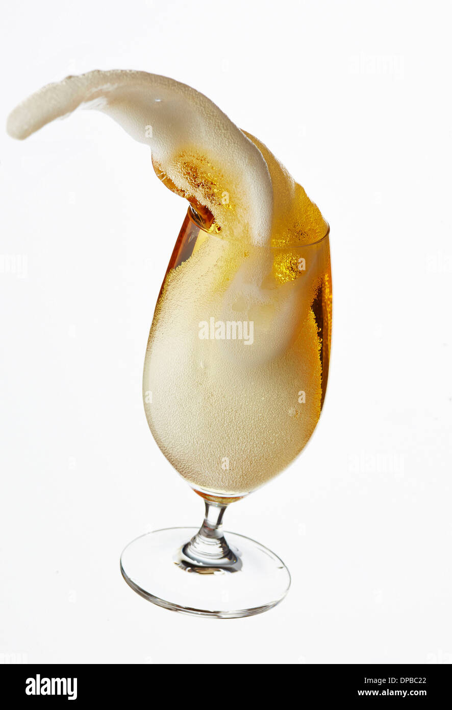 Beer glass splash hi-res stock photography and images - Alamy