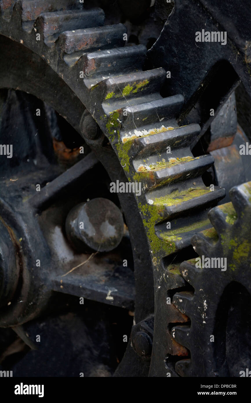 Old cogs hi-res stock photography and images - Alamy