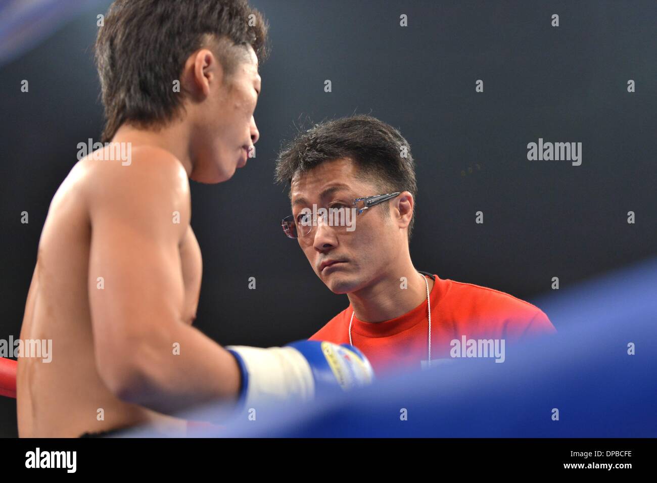 (L-R) Takuma Inoue (JPN), Shingo Inoue, DECEMBER 6, 2013 - Boxing ...