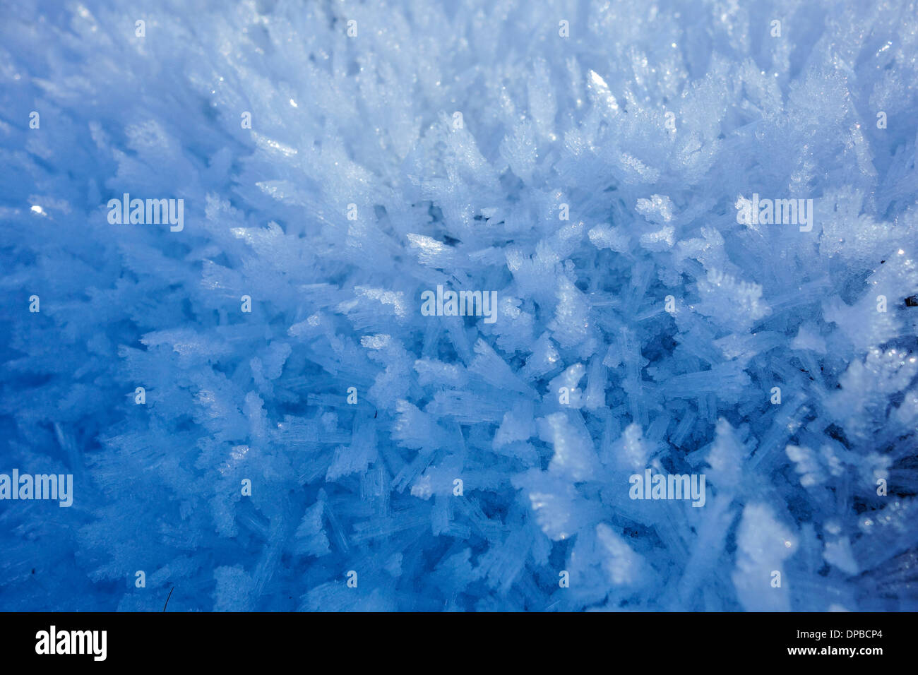 Snow crystals hi-res stock photography and images - Alamy