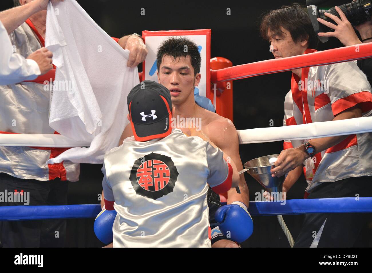 Tokyo, Japan. 6th Dec, 2013. (R-L) Yuichi Kasai, Ryota Murata (JPN), Ismael Salas Boxing : Ryota ...