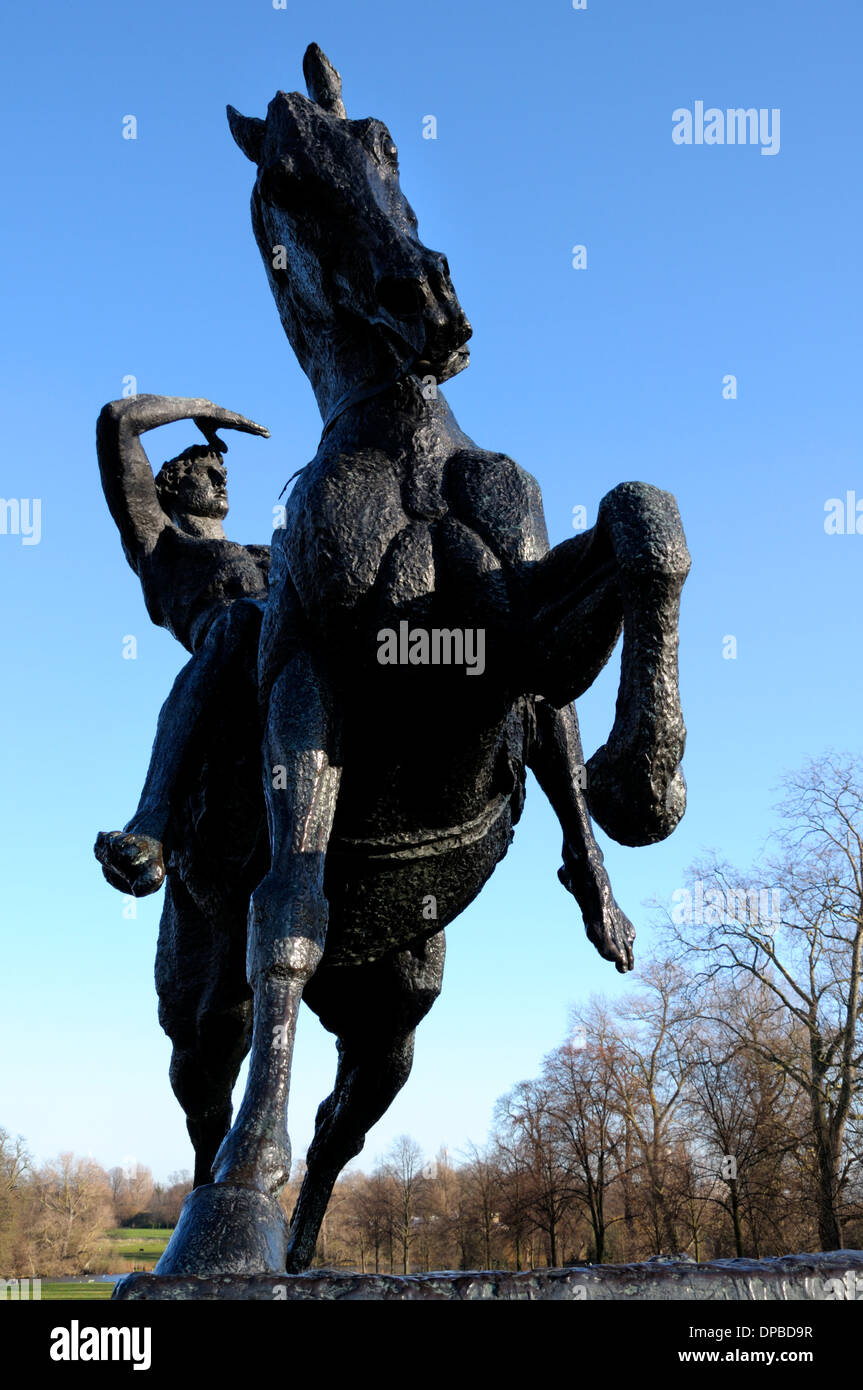 Physical energy statue hi-res stock photography and images - Alamy