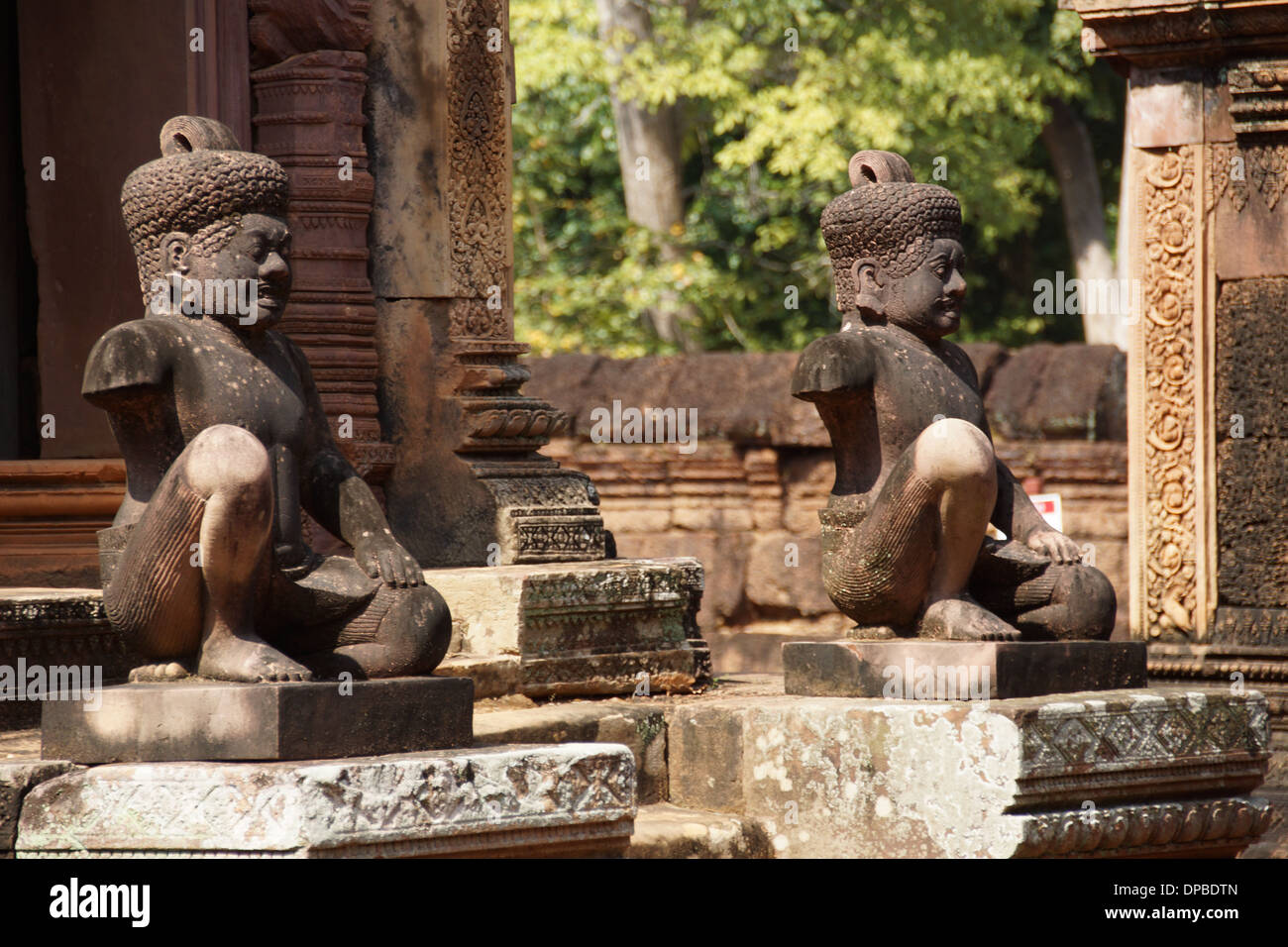 Temple guardians hi-res stock photography and images - Alamy