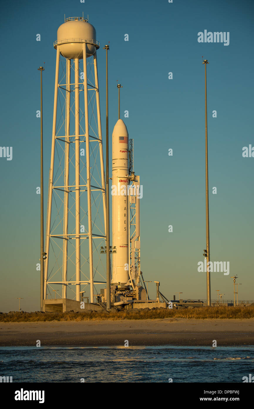 Rocket launch preparation hi-res stock photography and images - Alamy