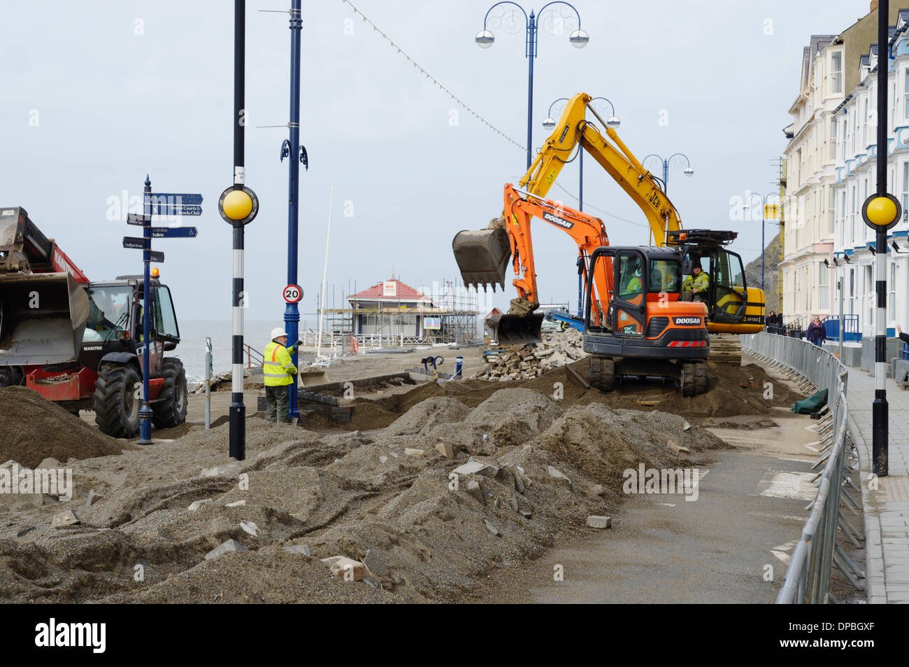 Aberystwyth, Wales, UK. 10th January 2014. A week after a severe storm ...