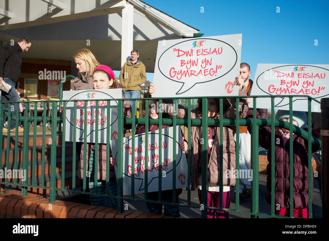 Bangor gwynedd hi-res stock photography and images - Alamy