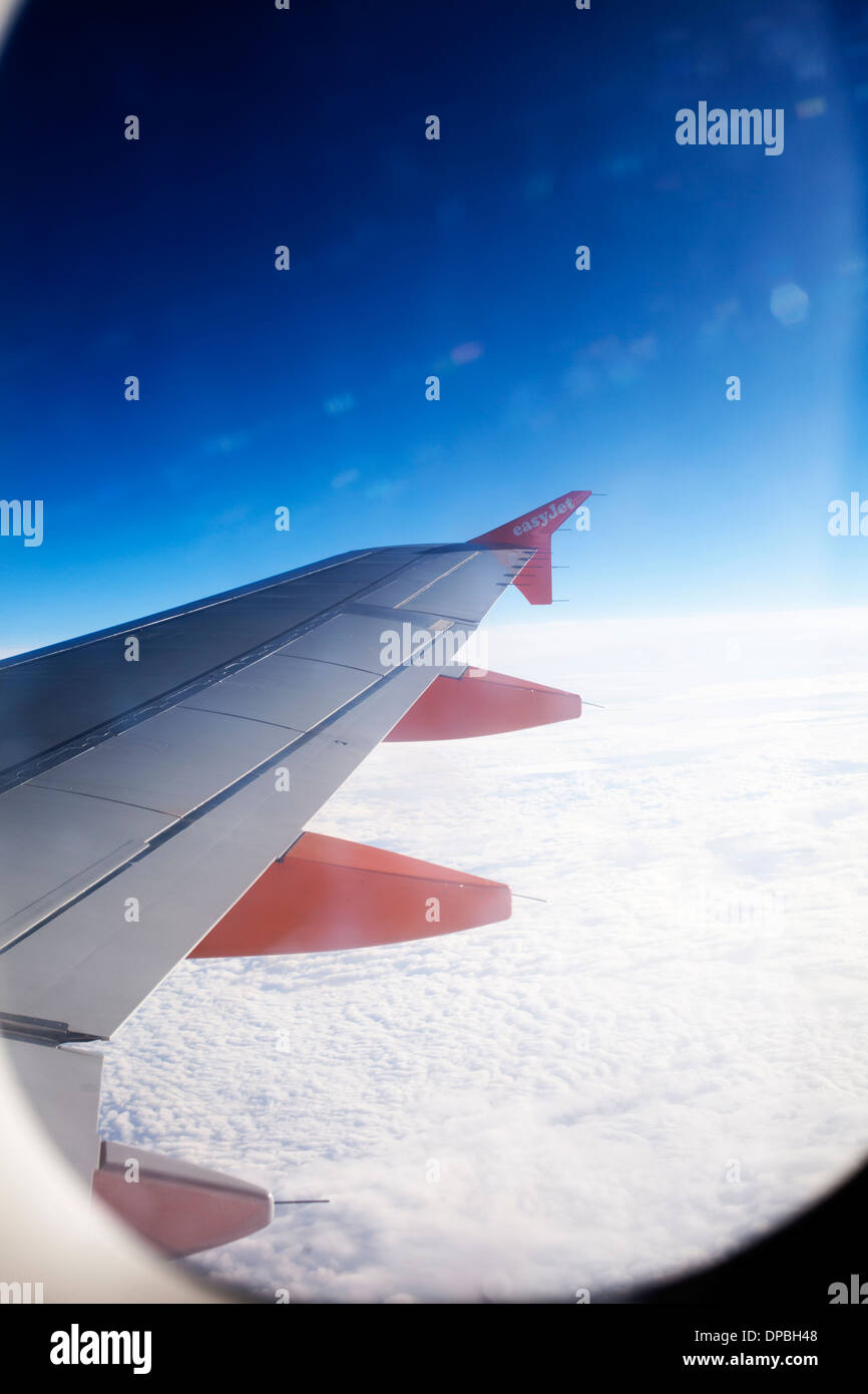 Easyjet airbus wing hi-res stock photography and images - Alamy